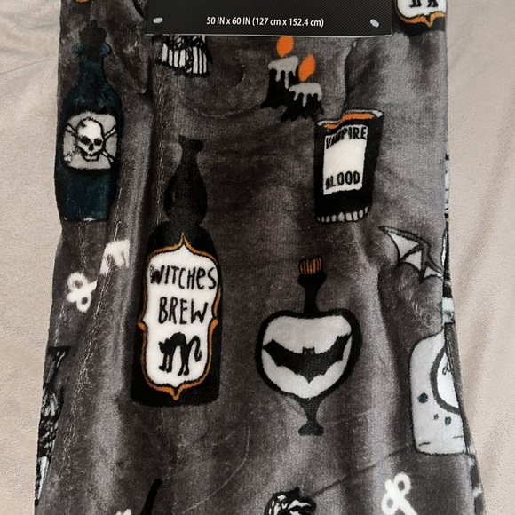 Way To Celebrate | Holiday | Way To Celebrate Halloween Velvet Plush ...